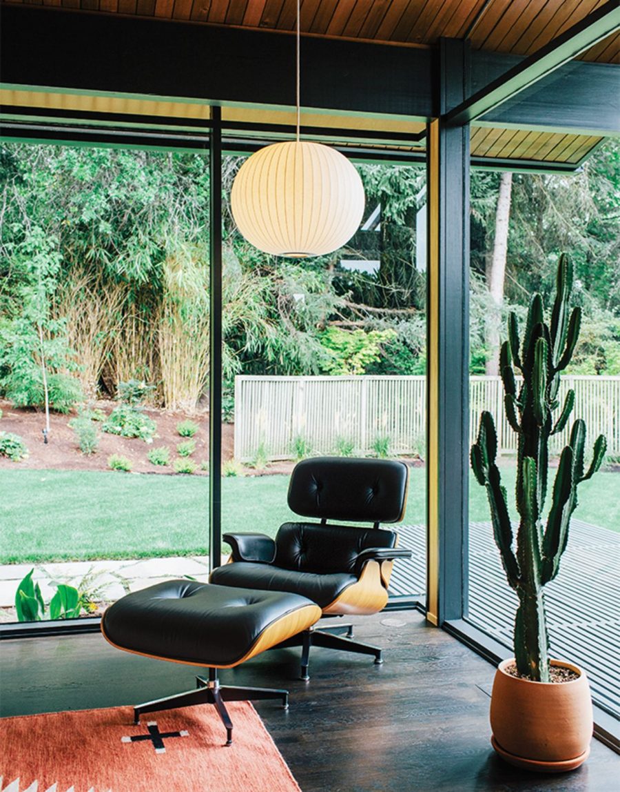 8 Iconic Mid-Century Modern Pieces You Need