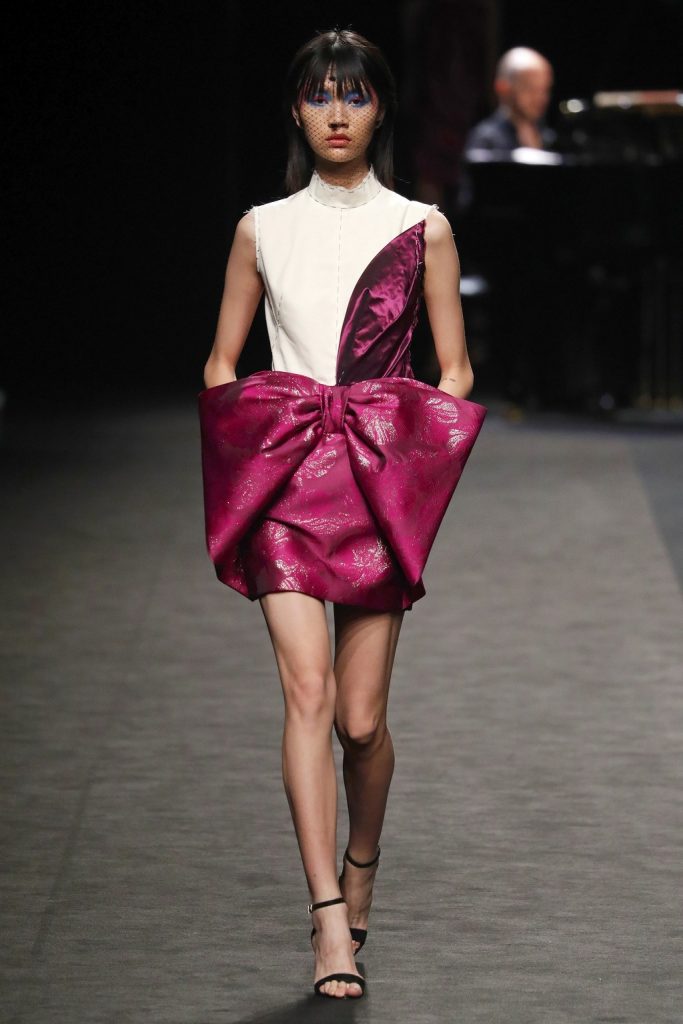 Maxi Bows Fashion Trend – Spring 2020 | TrendBook Trend Forecasting